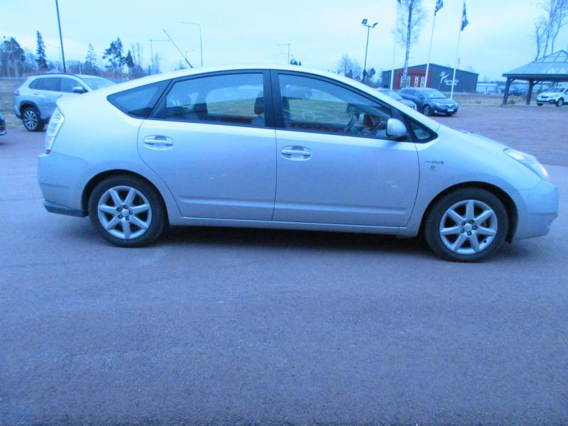 Toyota Prius 1.5 HYBRID. Billig i drift, el/bensin, automat | bilwebben.ax
