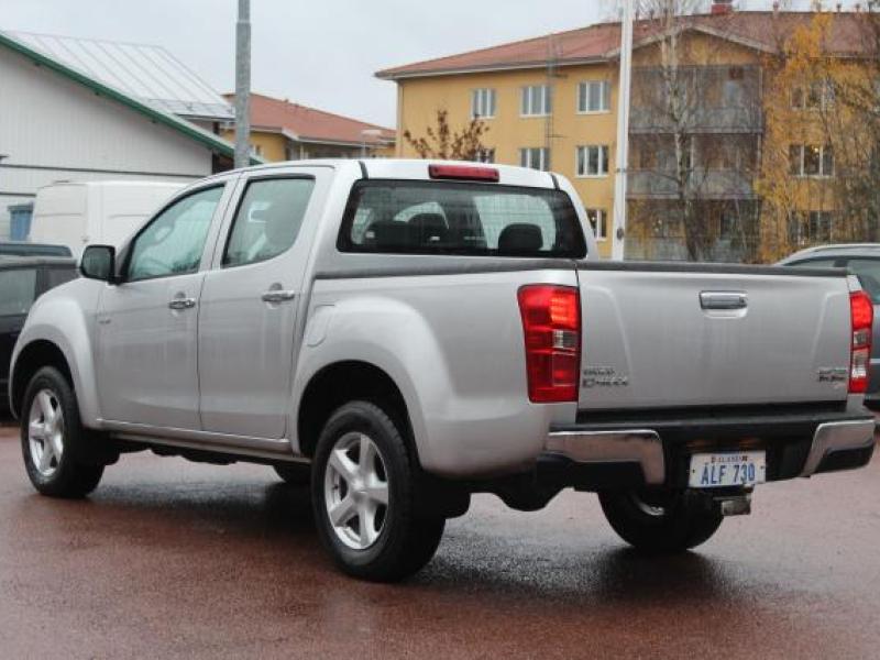 Isuzu D-Max Double Cab 4WD 2,5 MT LS - 5 pers och 3000kg dragvikt | bilwebben.ax